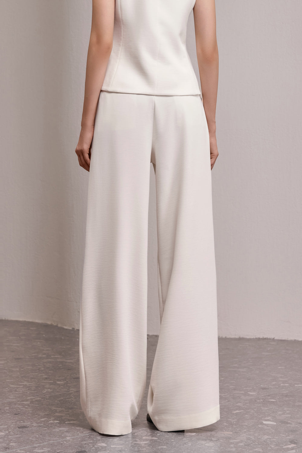 Luna Clothing Collection - Modern Linen Fashion for Everyday Style